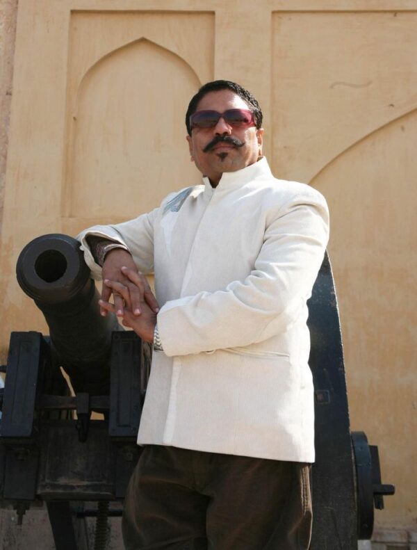 Buy Dharmendra Rathore Paintings Online - ArteQuest Art Gallery